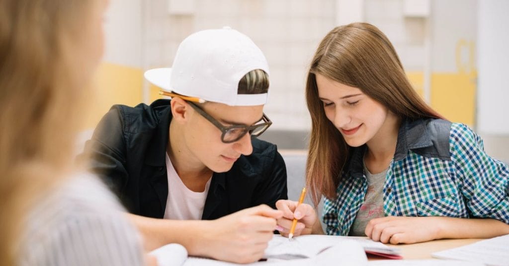 4 Roles of High Schools in University Preparation Program