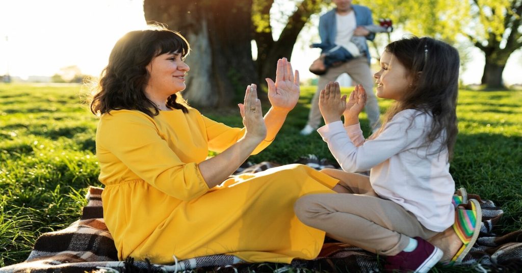 5 Mindful Parenting Tips in the Digital Age